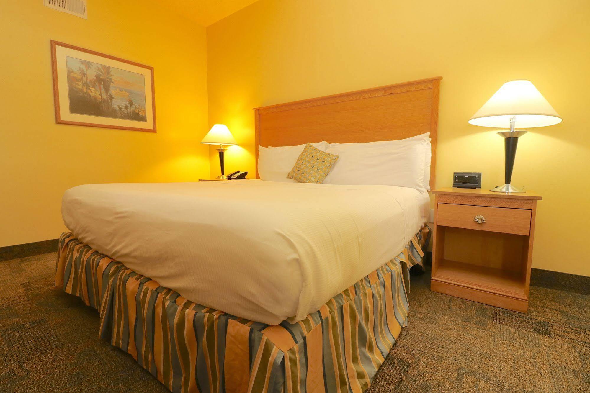 THE ATRIUM RESORT VIRGINIA BEACH, VA